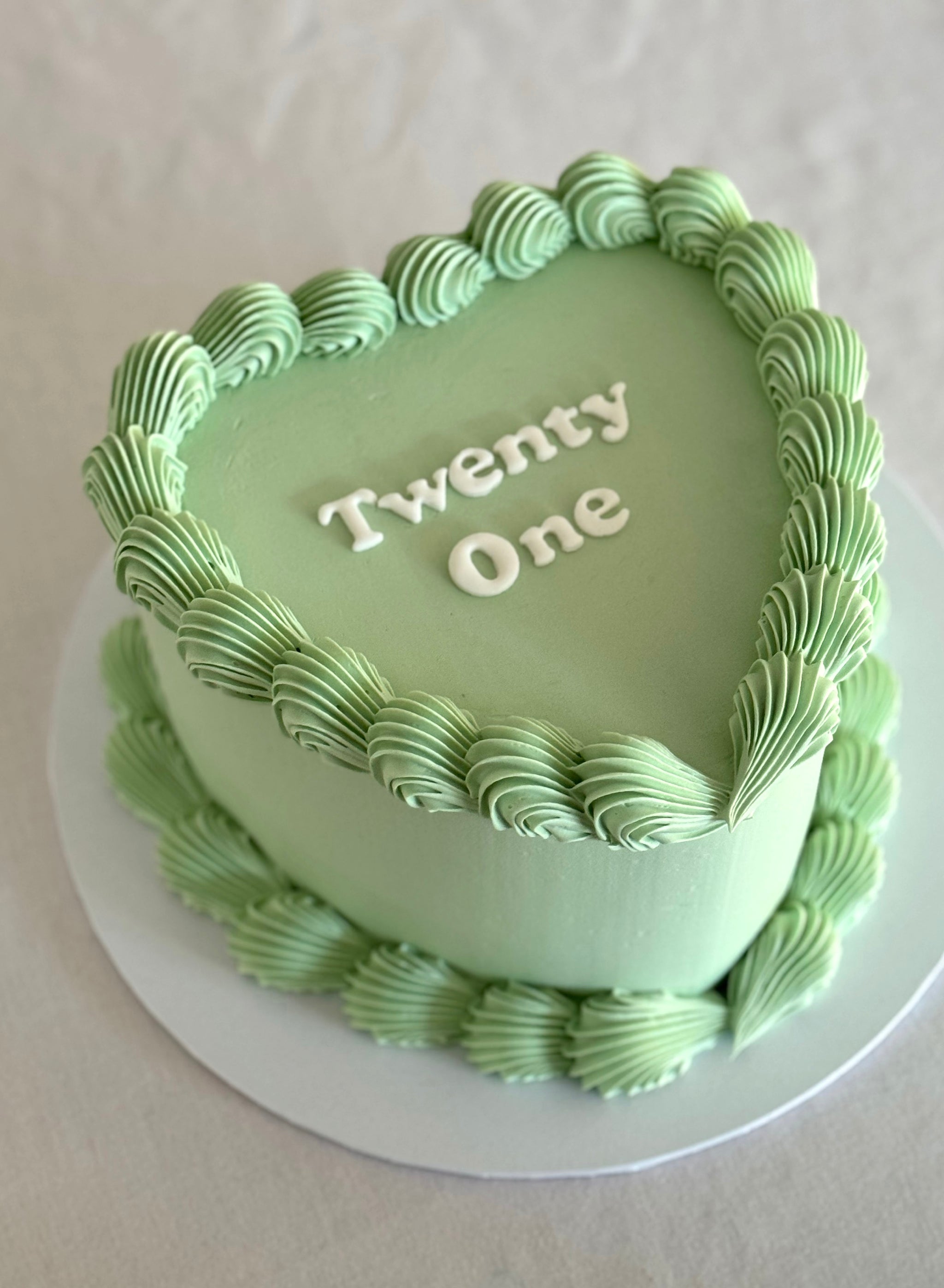 Retro Heart – Bakes by Steph