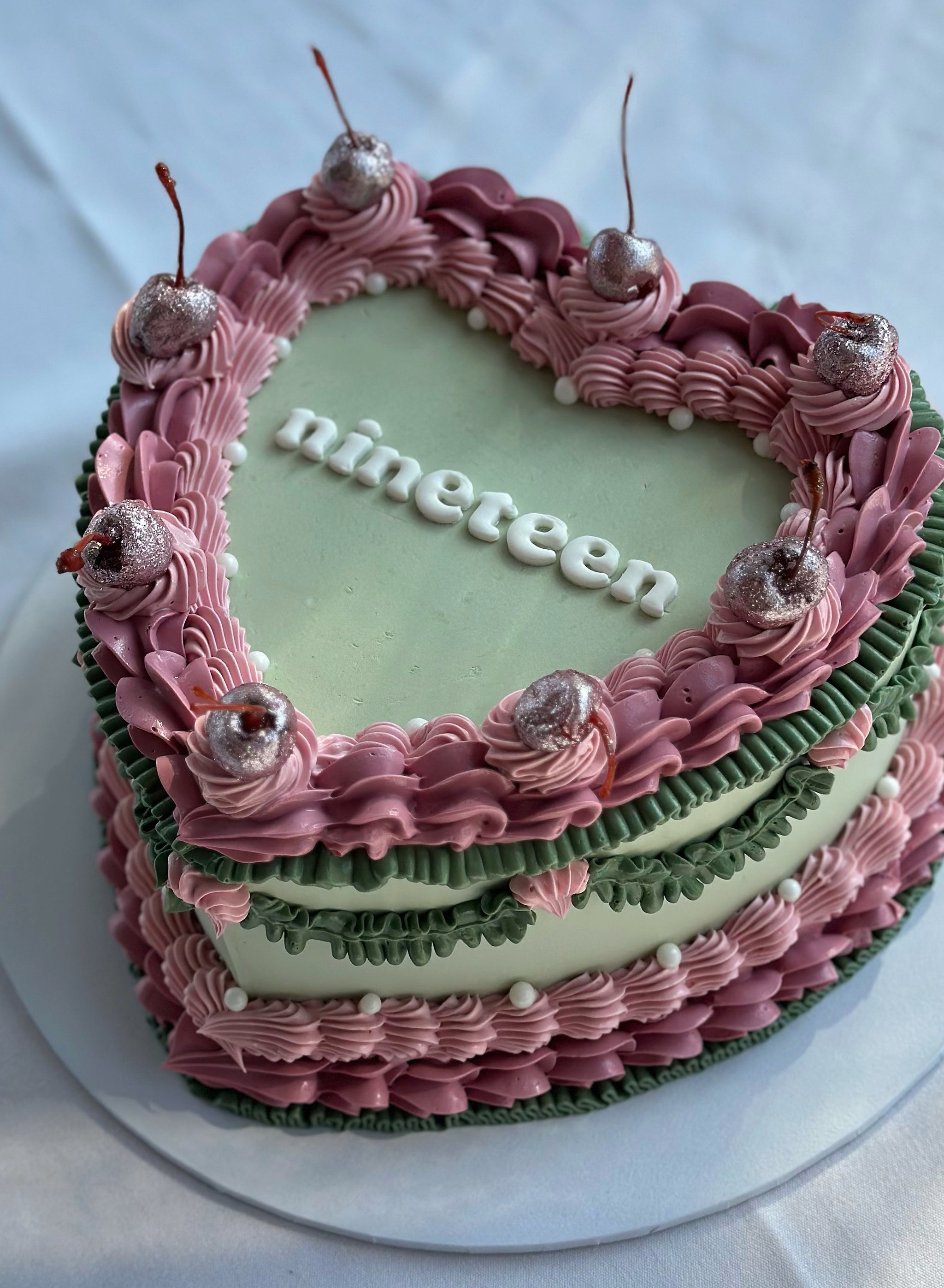 Vintage Heart – Bakes by Steph